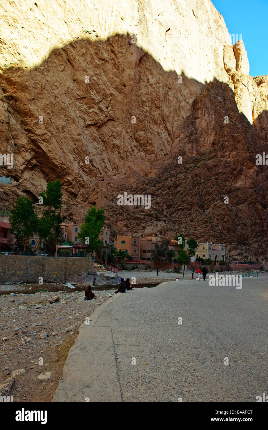 High sided walls hi-res stock photography and images - Alamy