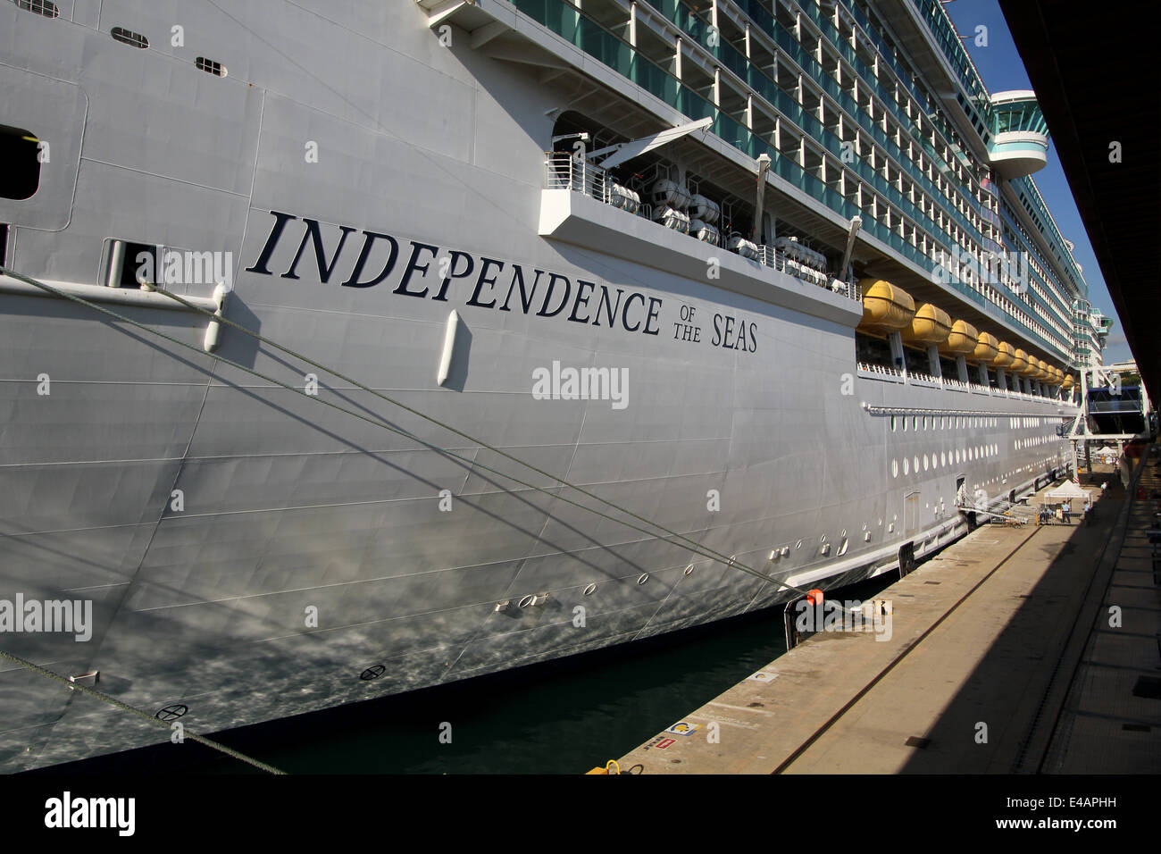Mega Cruise ship “INDEPENDENCE OF THE SEAS” ( 338.92 mtrs long ...