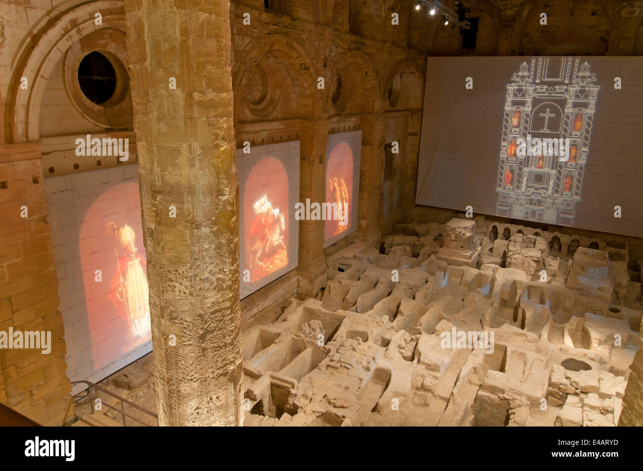 Interior temple church middle temple hi-res stock photography and ...