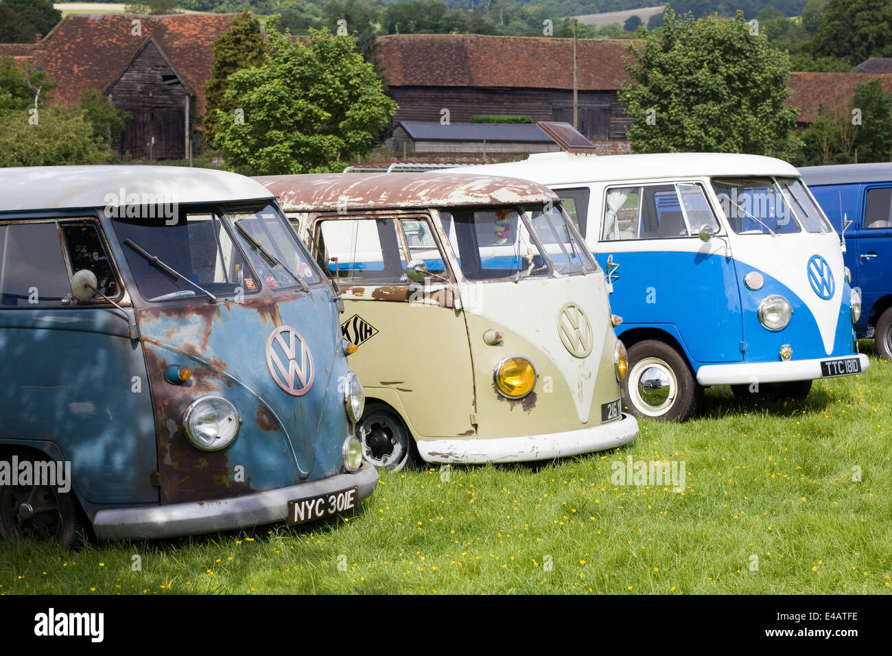 VW Split Screen Volkswagen camper vans at a VW show Stock Photo - Alamy