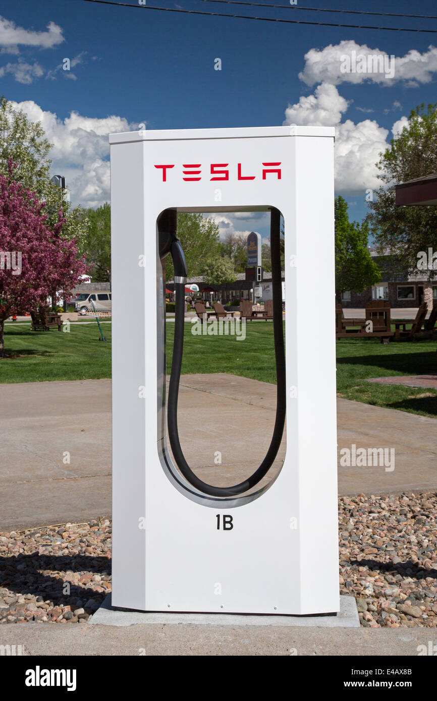 Tesla ev charger electric hi-res stock photography and images - Alamy