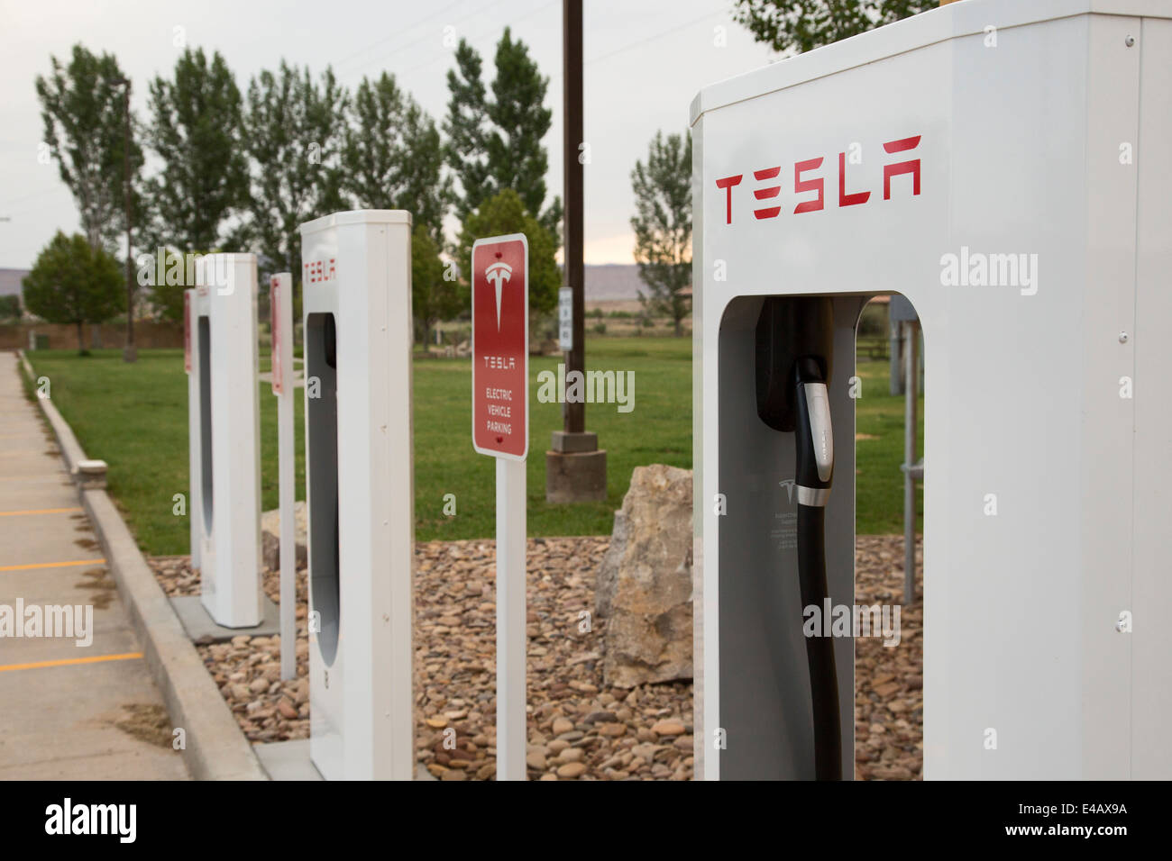 Tesla charger hi-res stock photography and images - Alamy