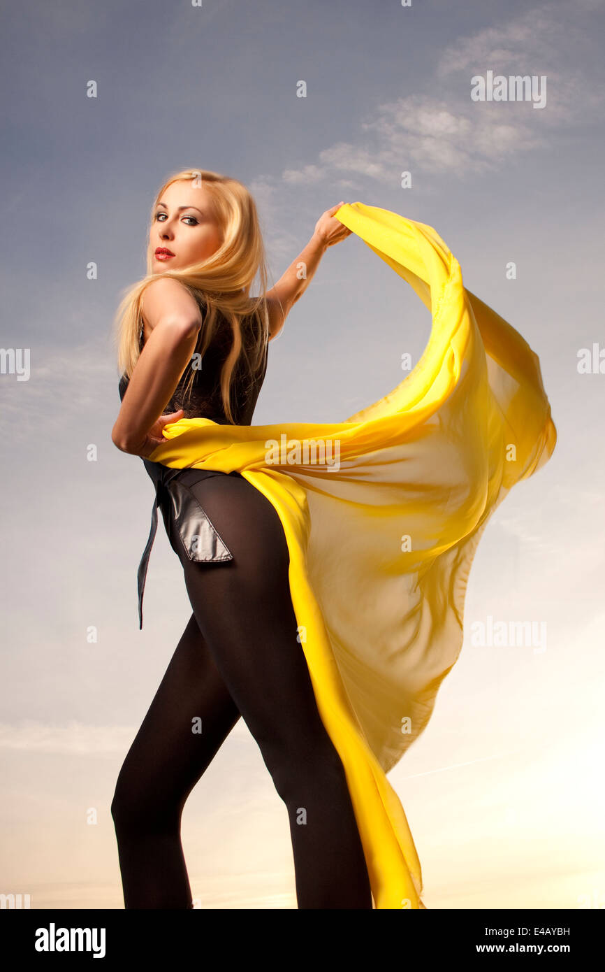 Beautiful woman dancing in sunlight hi-res stock photography and images ...