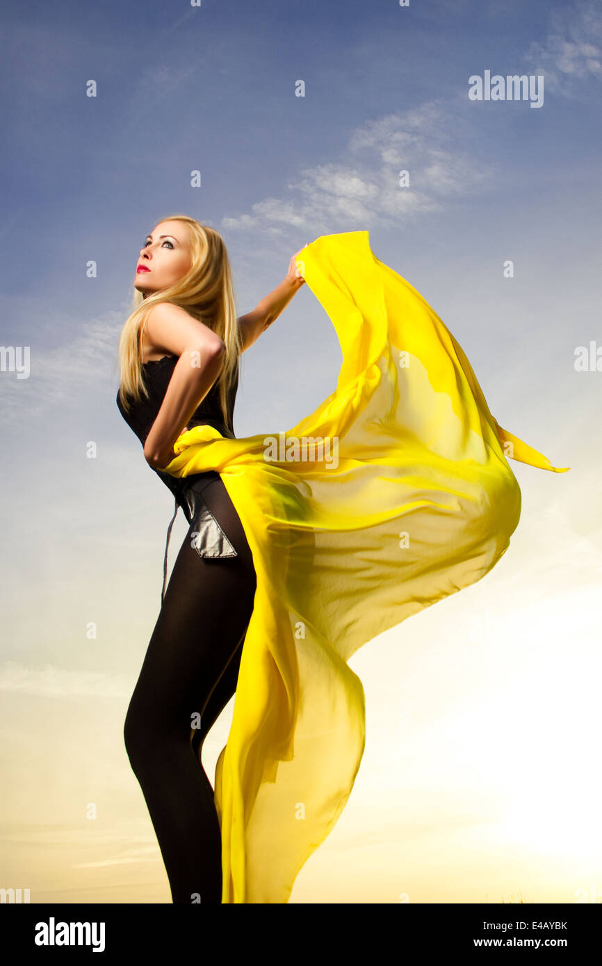 Vogue dancing hi-res stock photography and images - Alamy