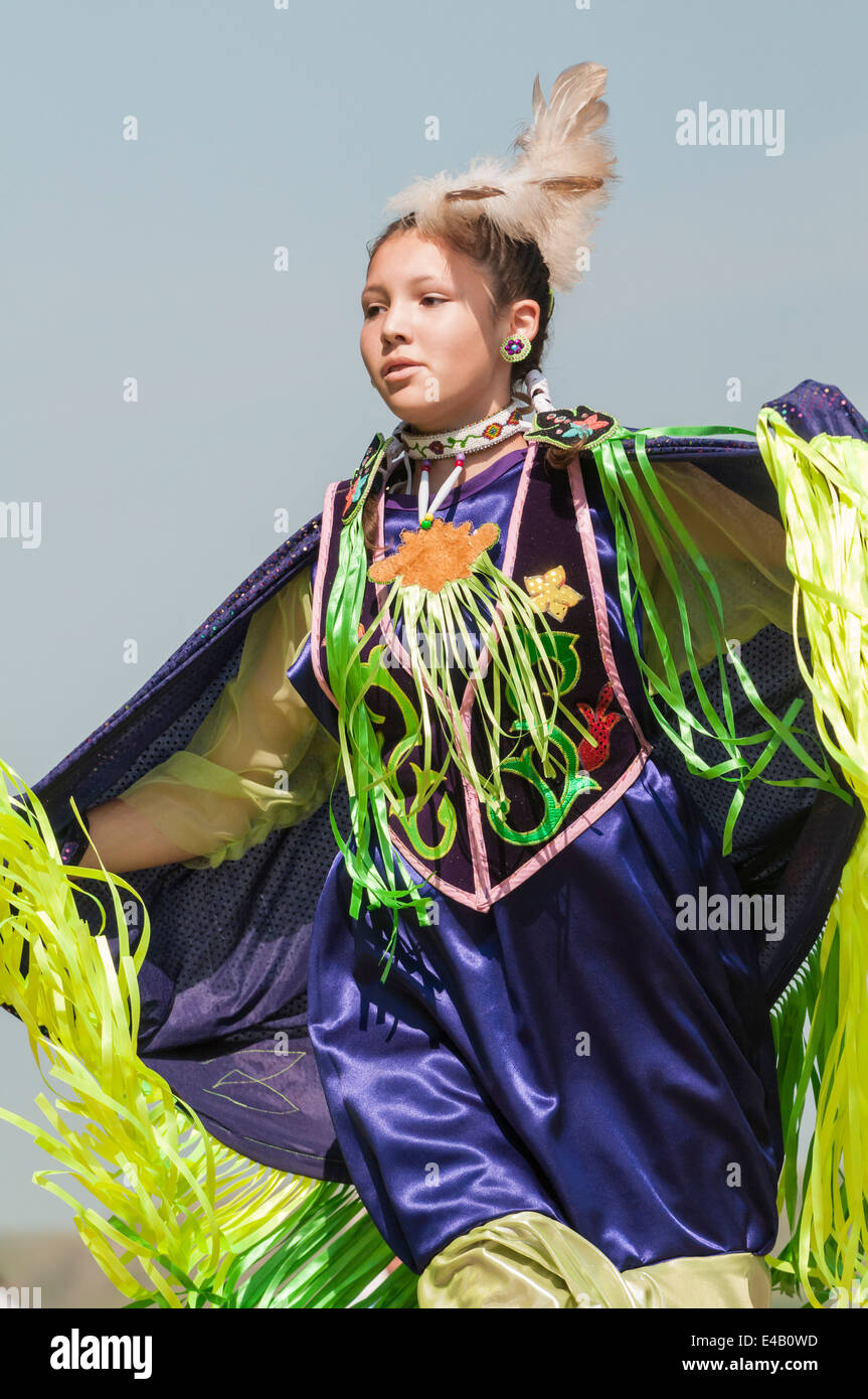 Shawl dance pow wow hi-res stock photography and images - Alamy