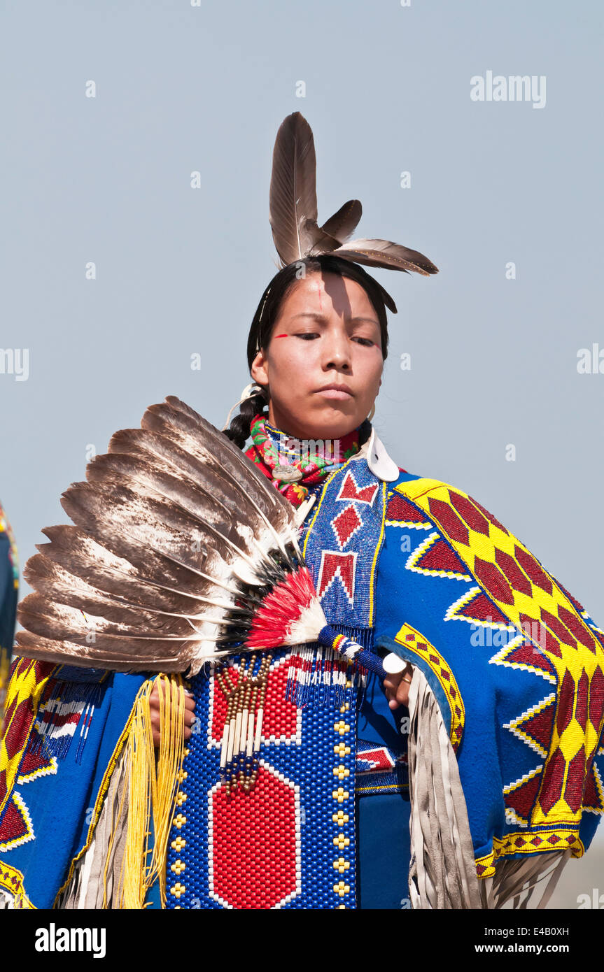Female traditional dancer, Pow-wow, Blackfoot Crossing Historical Park ...
