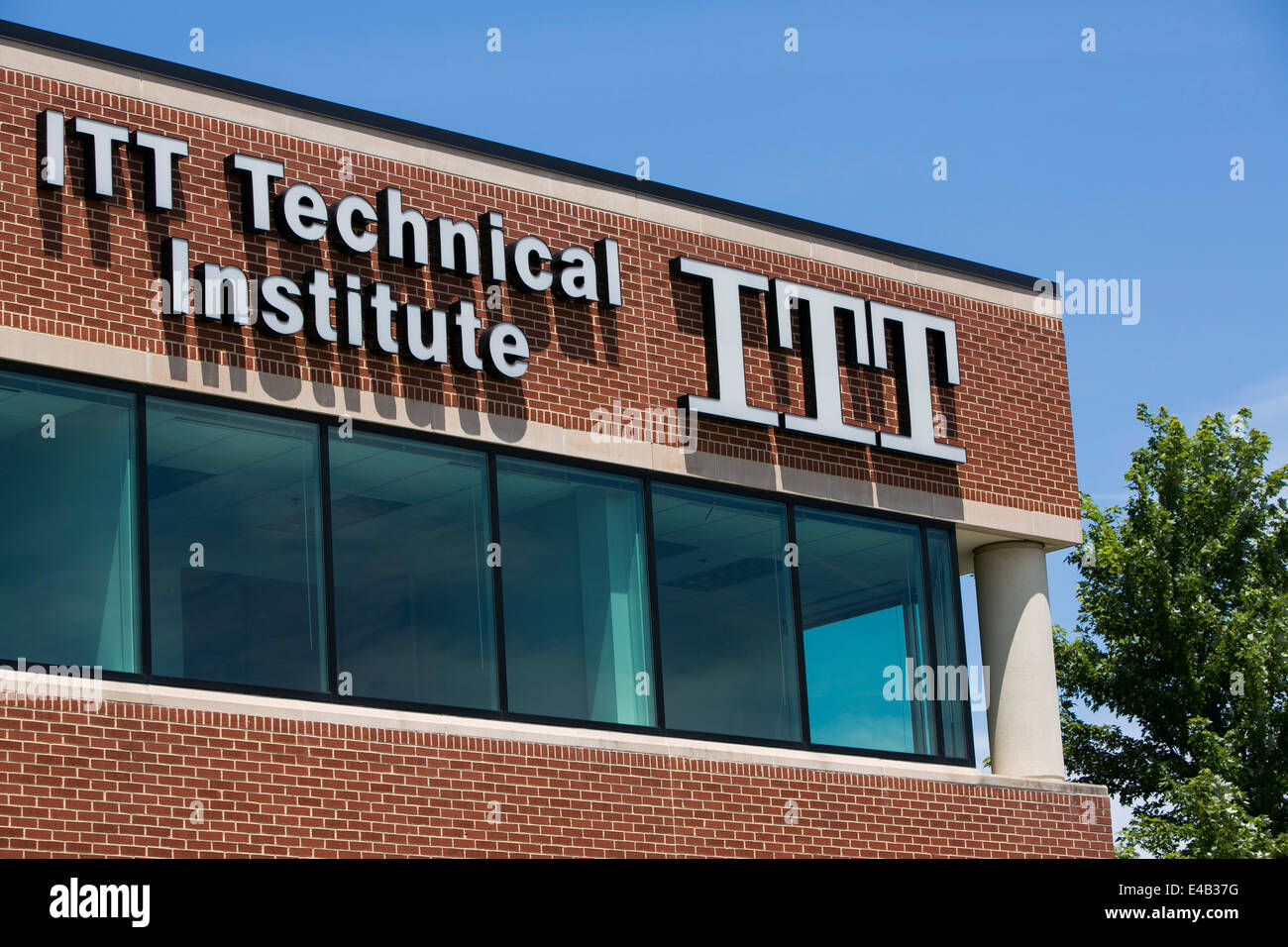 An ITT Technical Institute for-profit college location in Chantilly ...