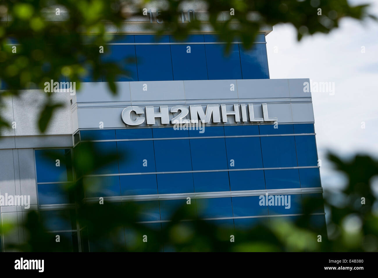 An office building occupied by CH2M HILL Stock Photo - Alamy