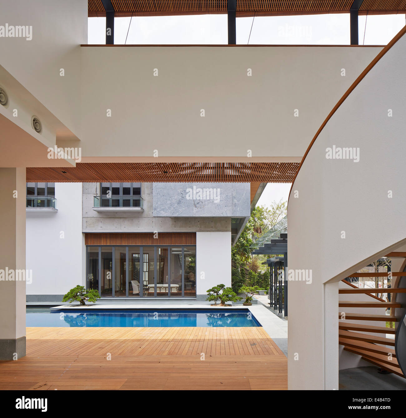 Two storey wing hi-res stock photography and images - Alamy