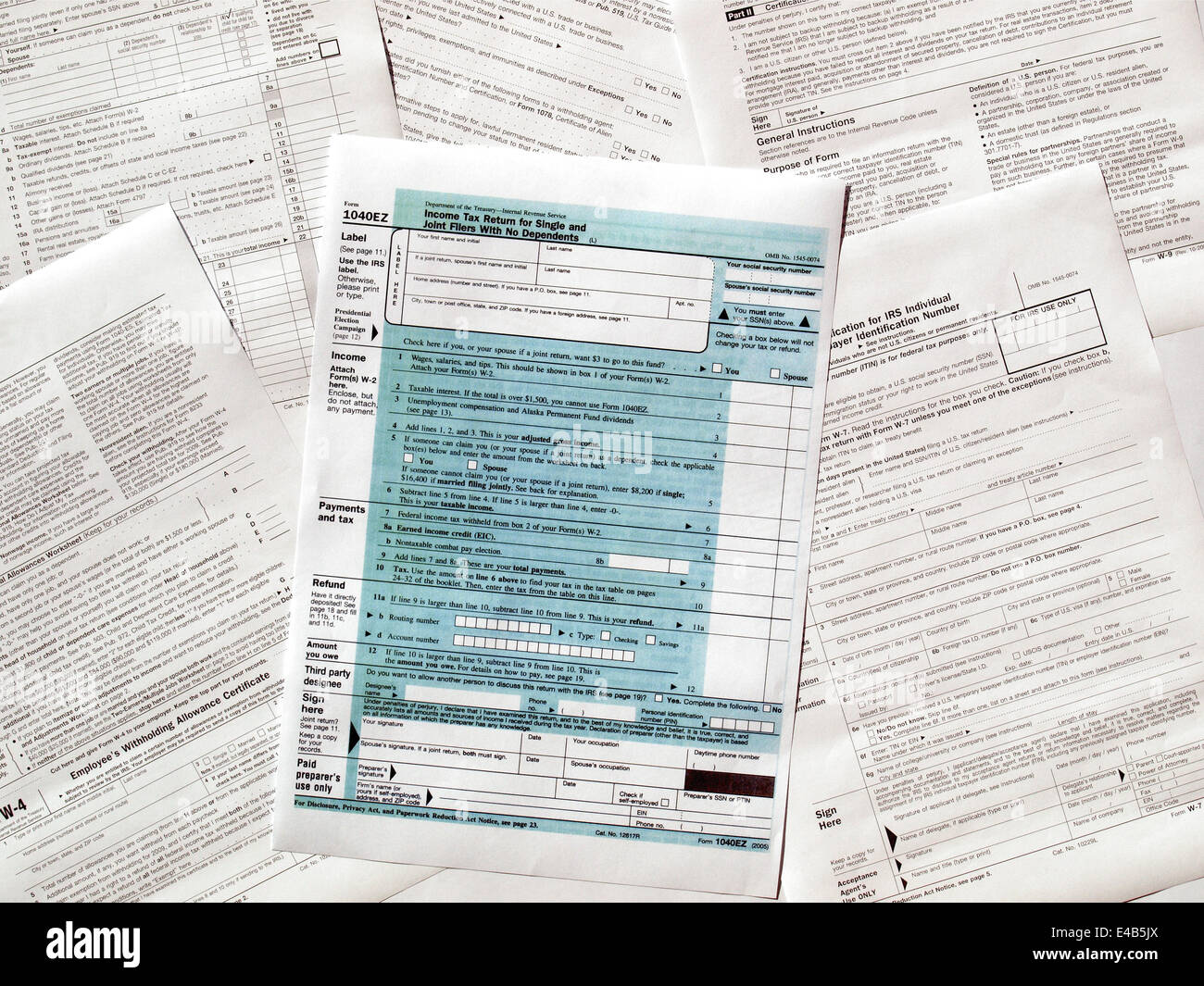 Paper forms hi-res stock photography and images - Alamy