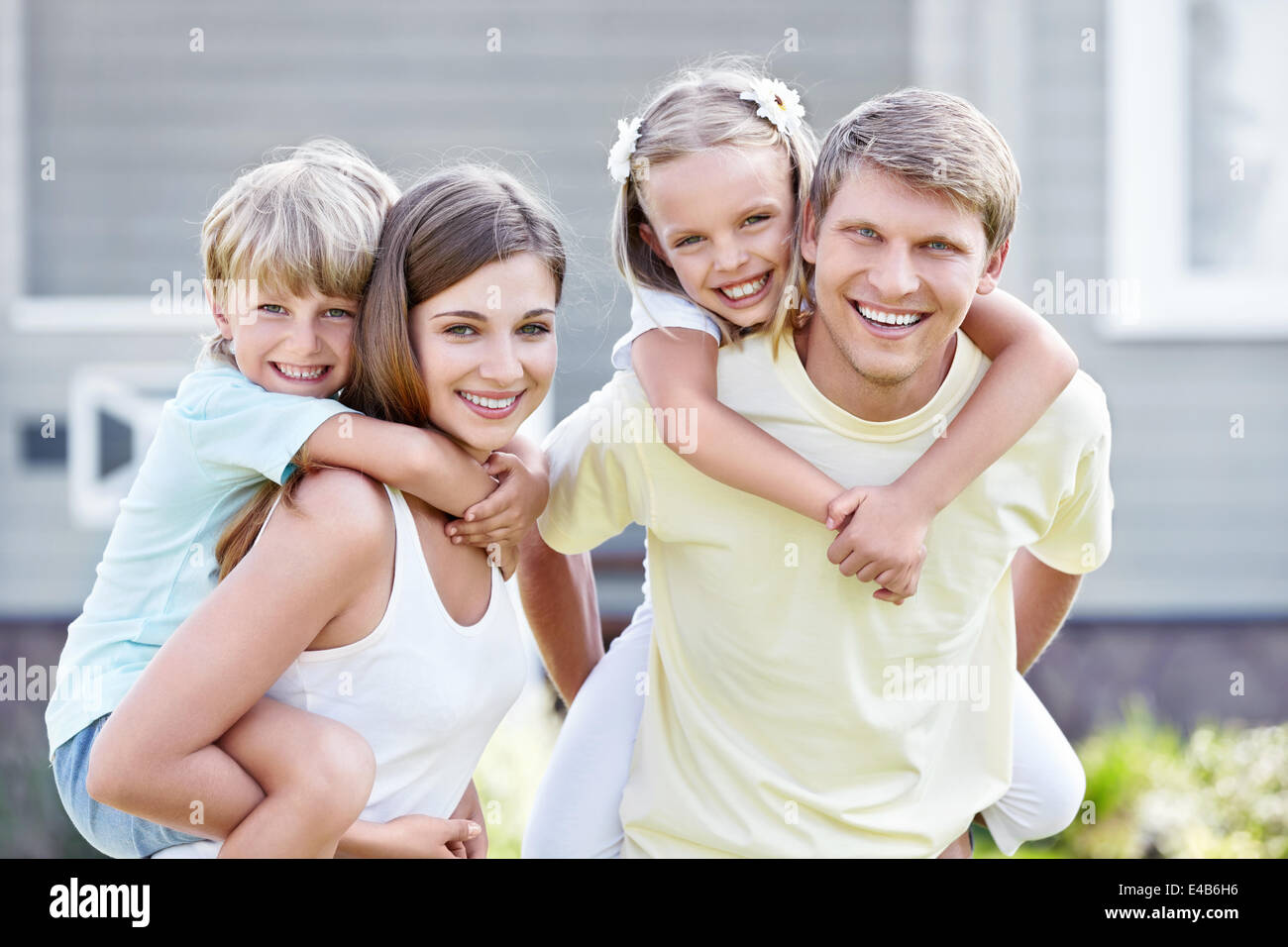 Family with children Stock Photo - Alamy