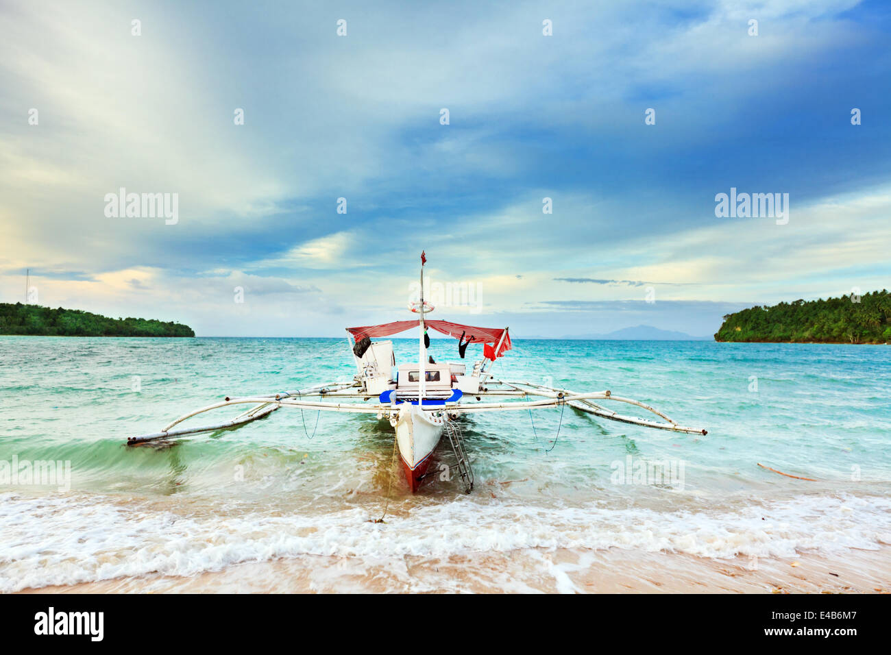 Philippine traditional boat hi-res stock photography and images - Alamy