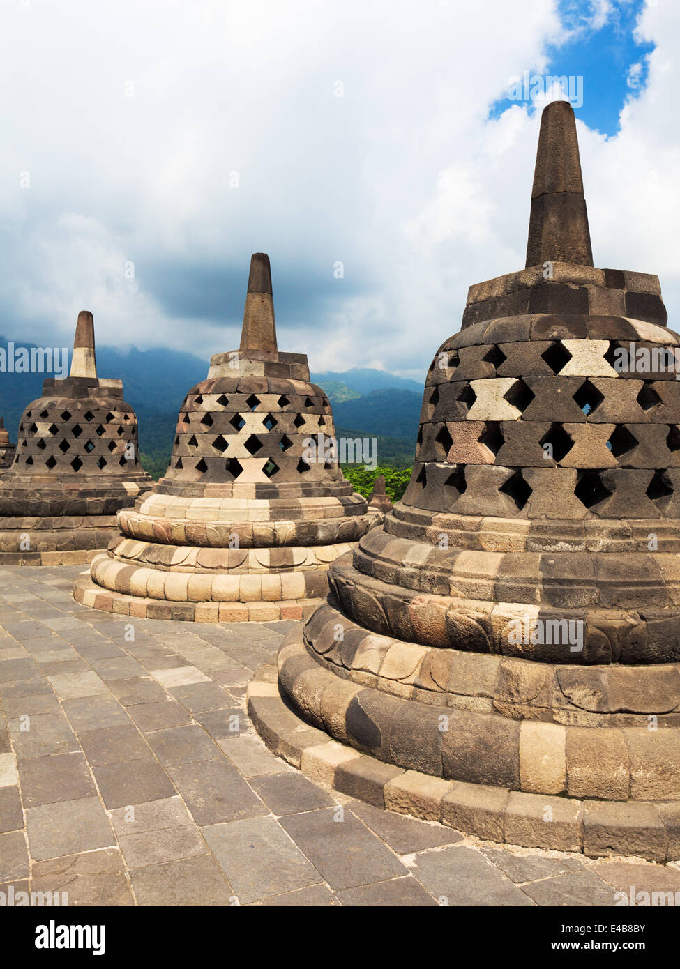 Javanese temple arch hi-res stock photography and images - Alamy