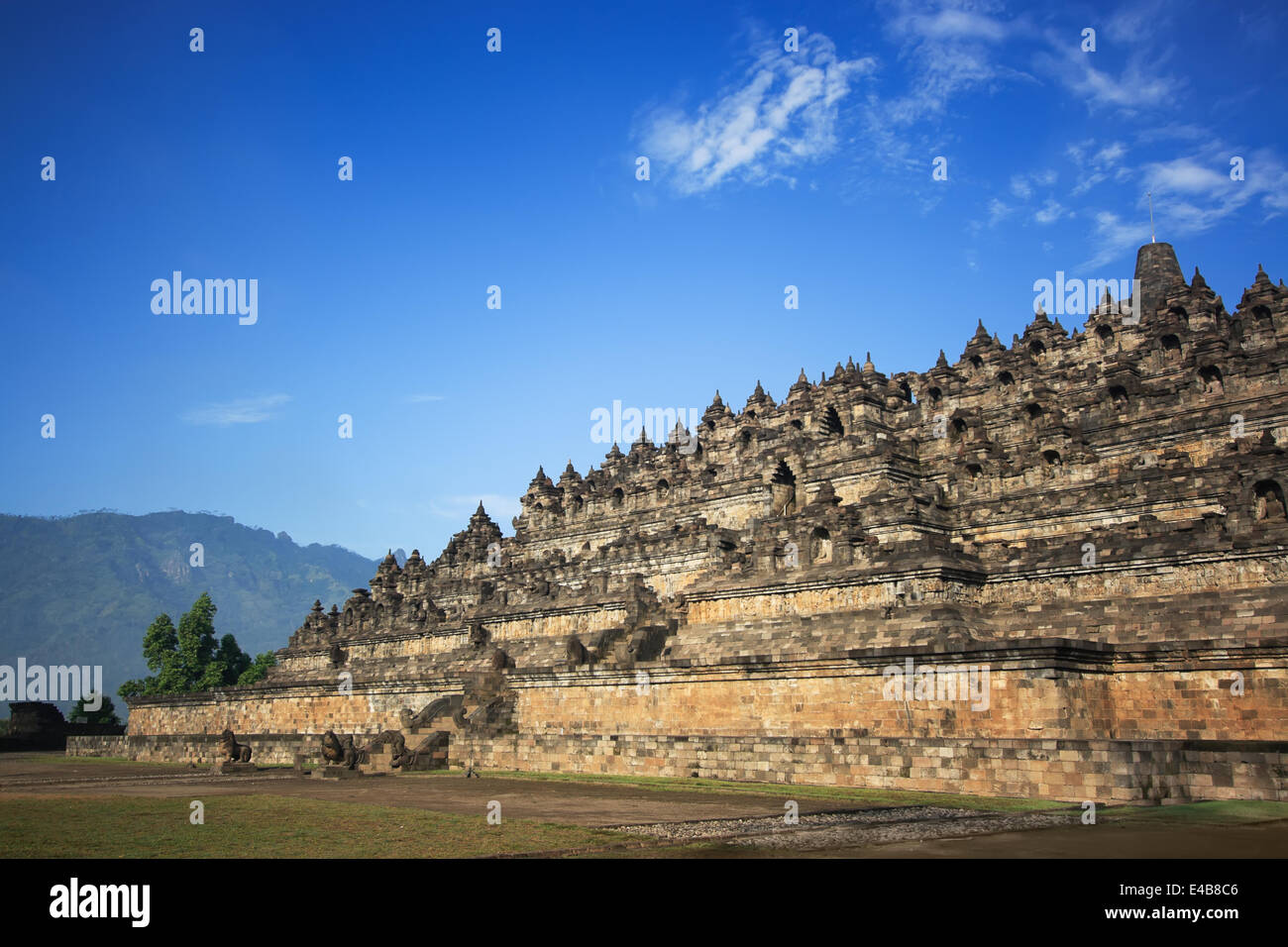 Javanese temple arch hi-res stock photography and images - Alamy