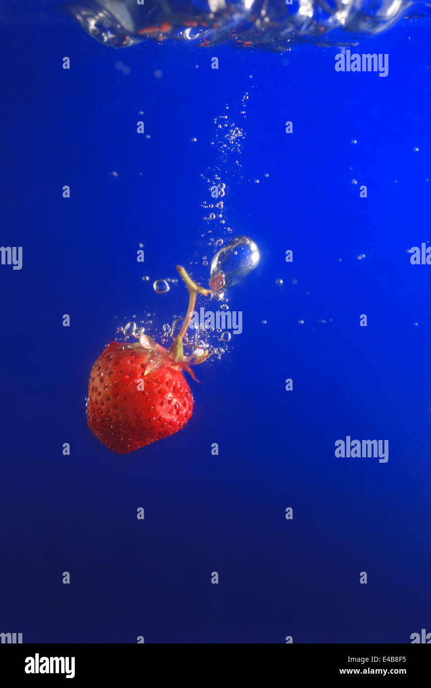 Fruits strawberry water splash hi-res stock photography and images - Alamy