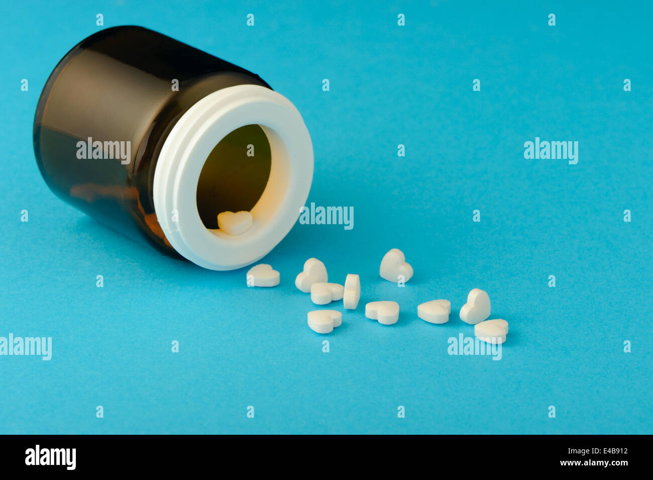 Heart tablets hi-res stock photography and images - Alamy