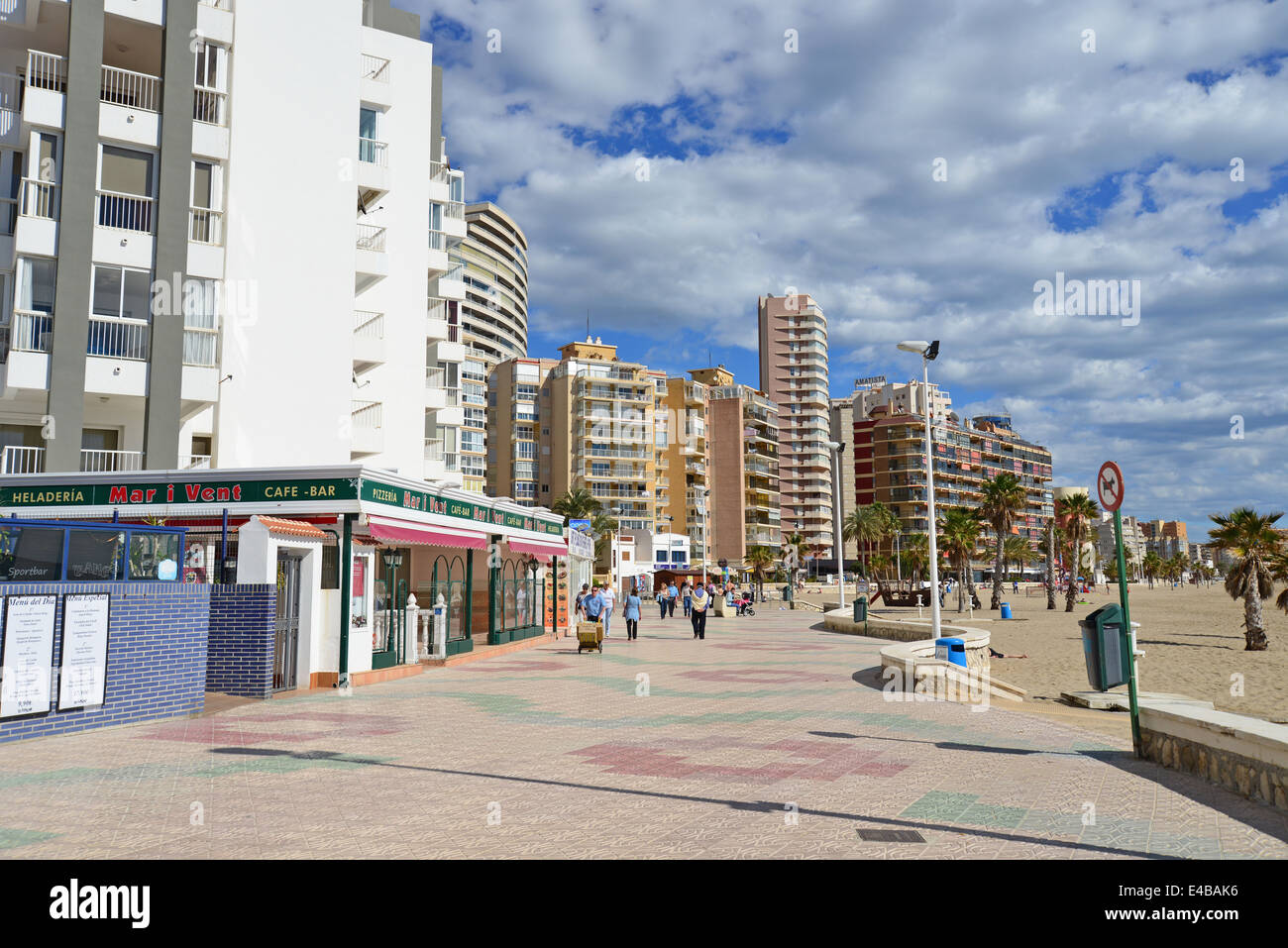 Seafront esplanade, Calpe (Calp), Costa Blanca, Alicante Province ...