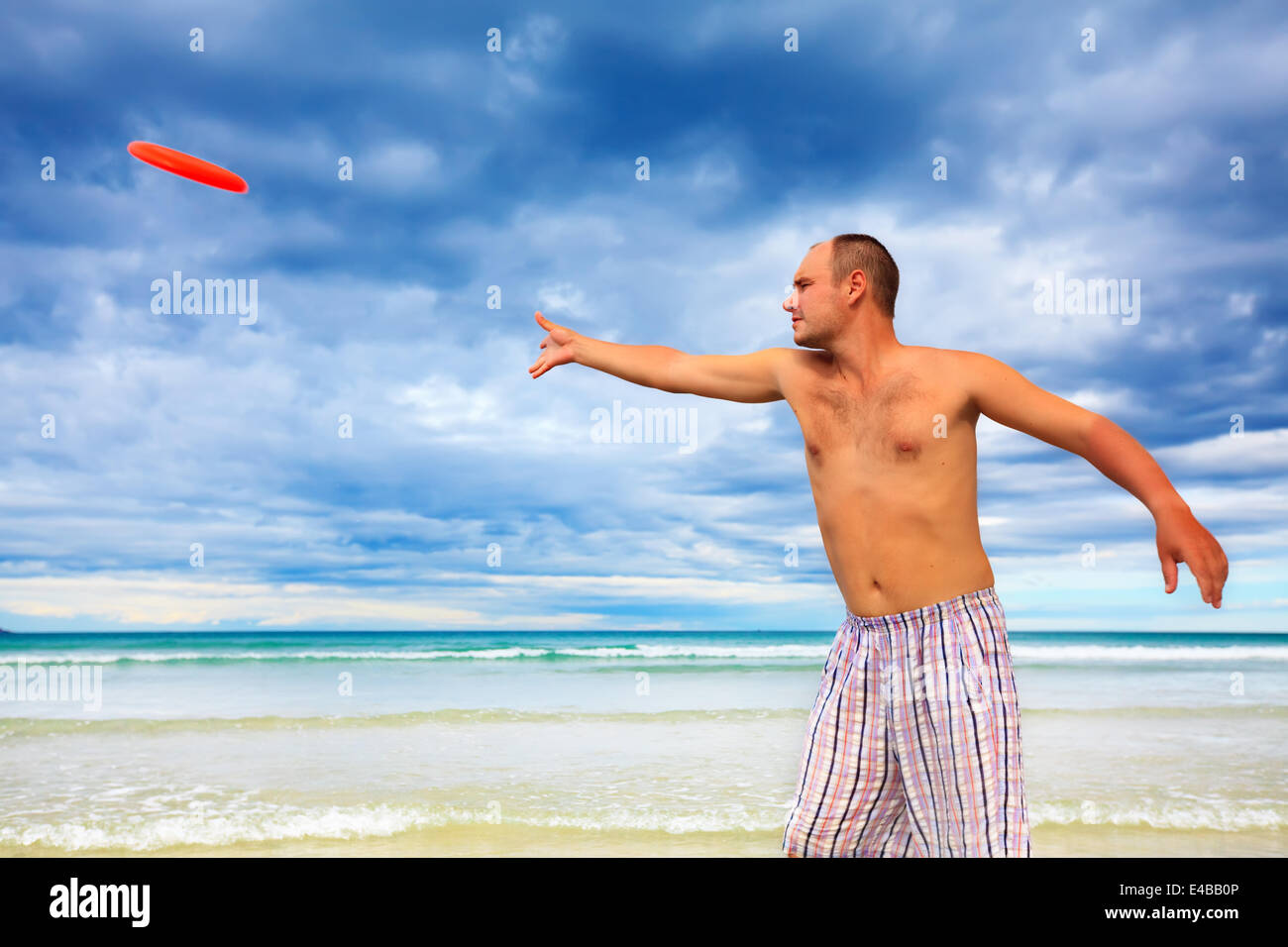 Tossing a frisbee Stock Photo - Alamy