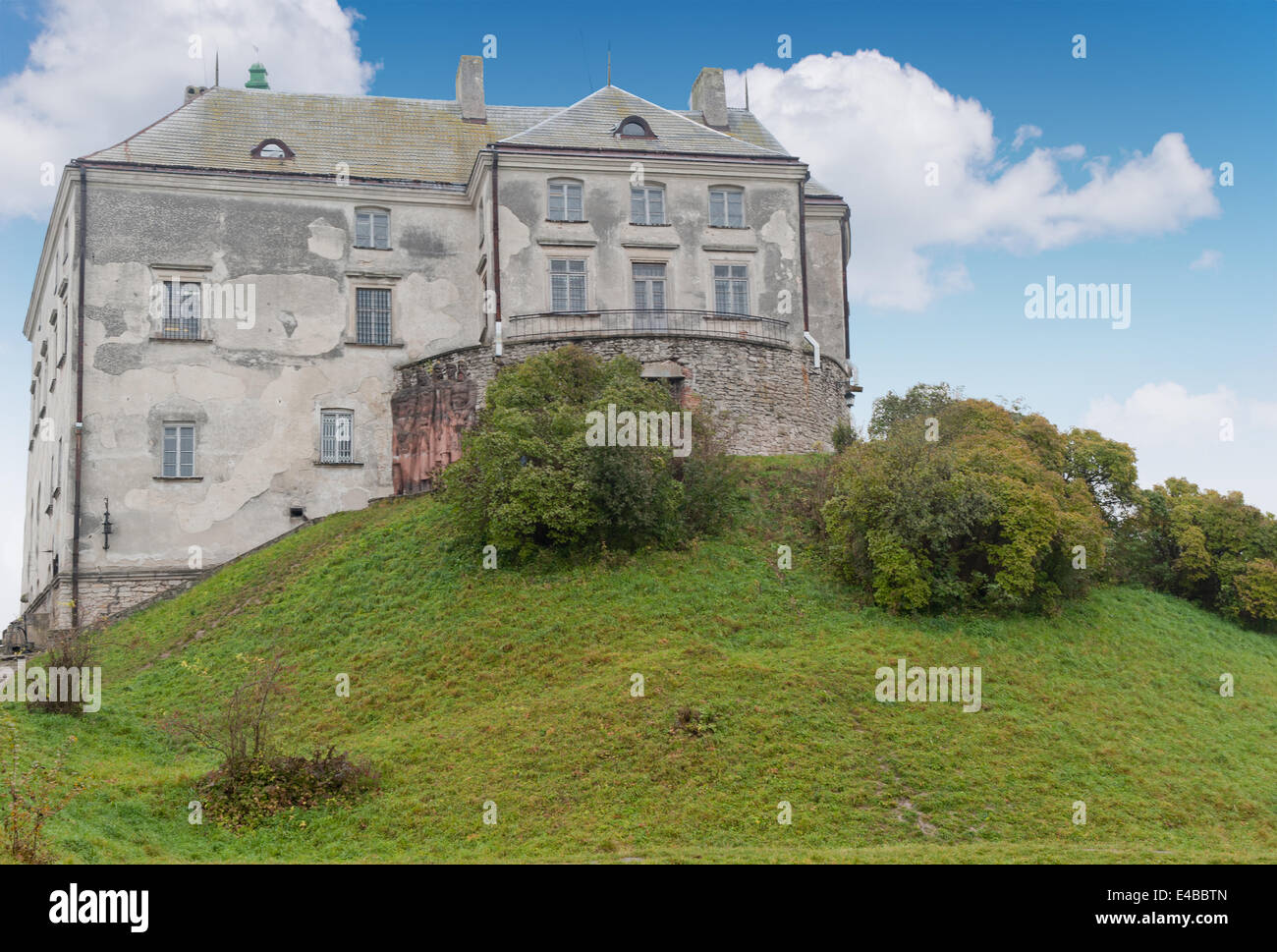 Old castle on hill hi-res stock photography and images - Alamy