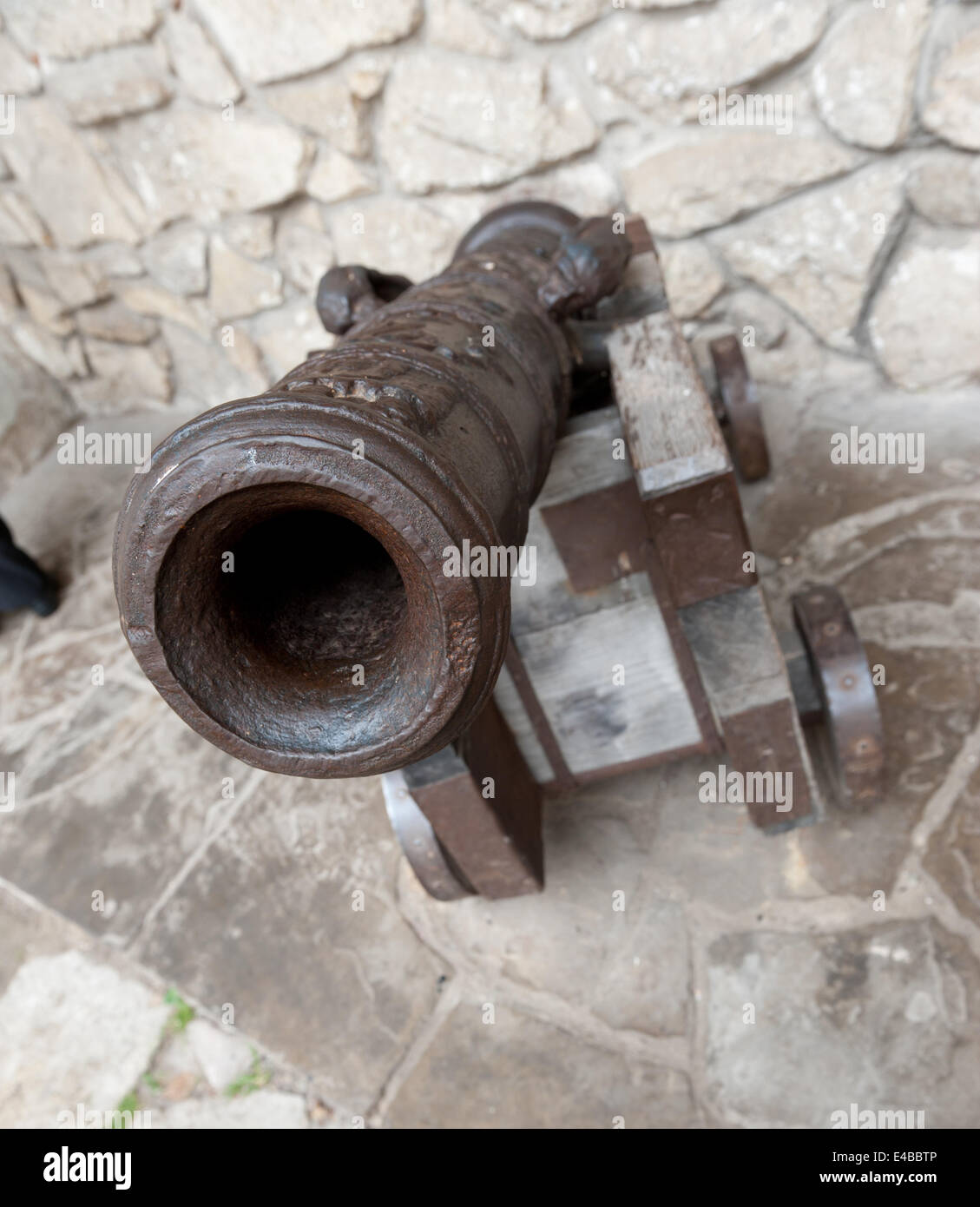 Ancient cannon hi-res stock photography and images - Alamy
