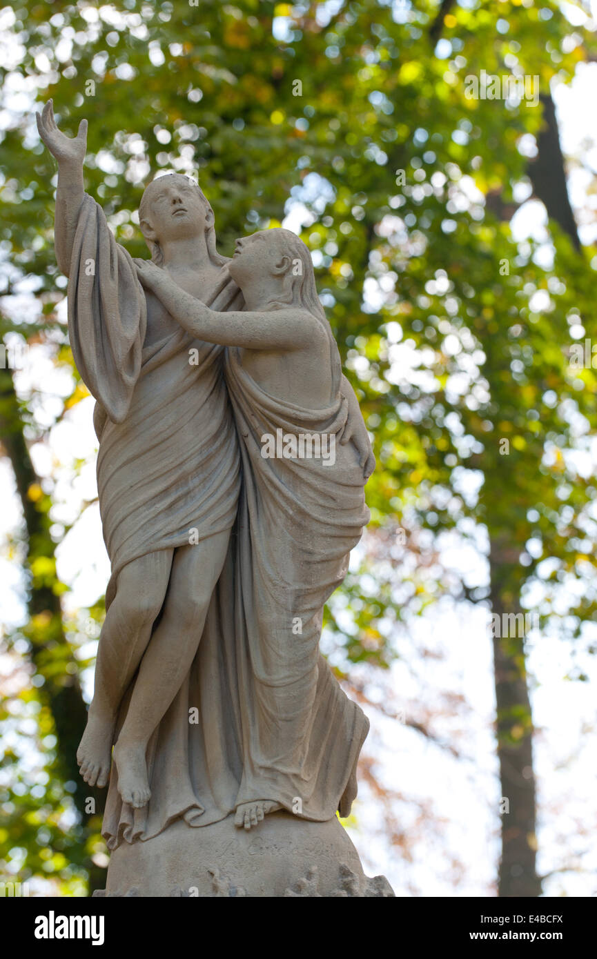 Tombstone two girls Stock Photo - Alamy