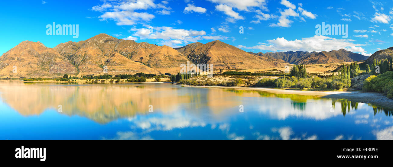 Lake wanaka panoramic hi-res stock photography and images - Alamy