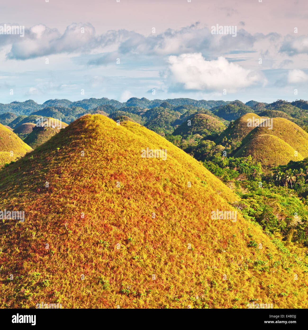 Fantasy hills horizon hi-res stock photography and images - Alamy