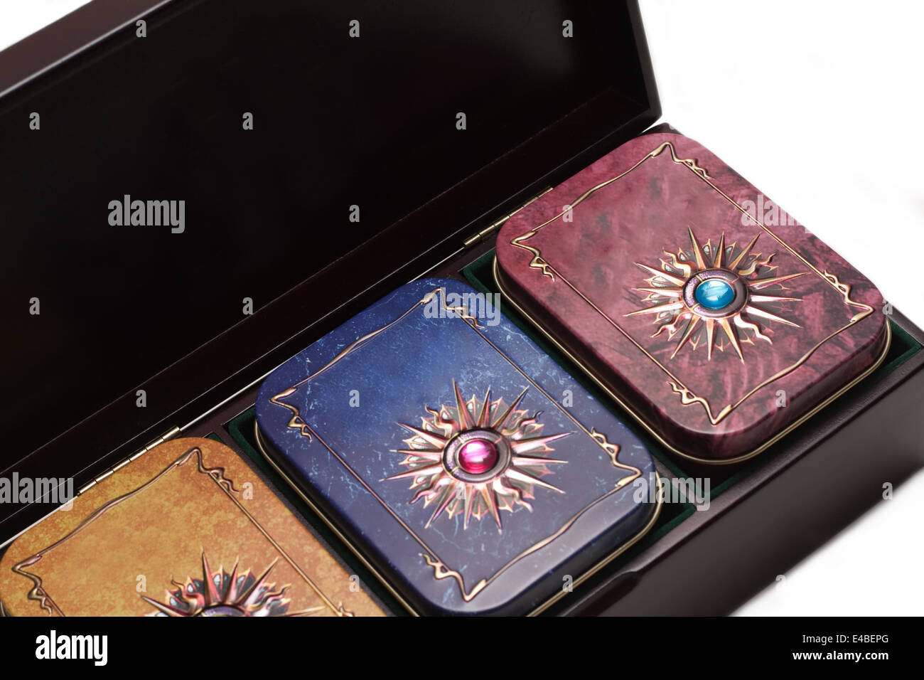 Tea chest box hi-res stock photography and images - Alamy