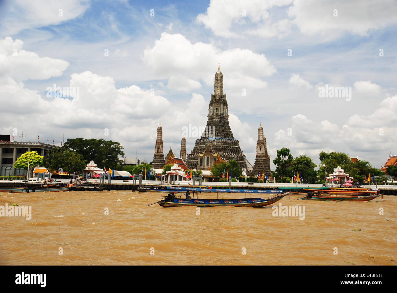 Chao praya skyline hi-res stock photography and images - Alamy
