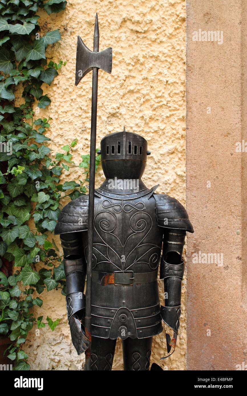 Medieval armor hi-res stock photography and images - Alamy