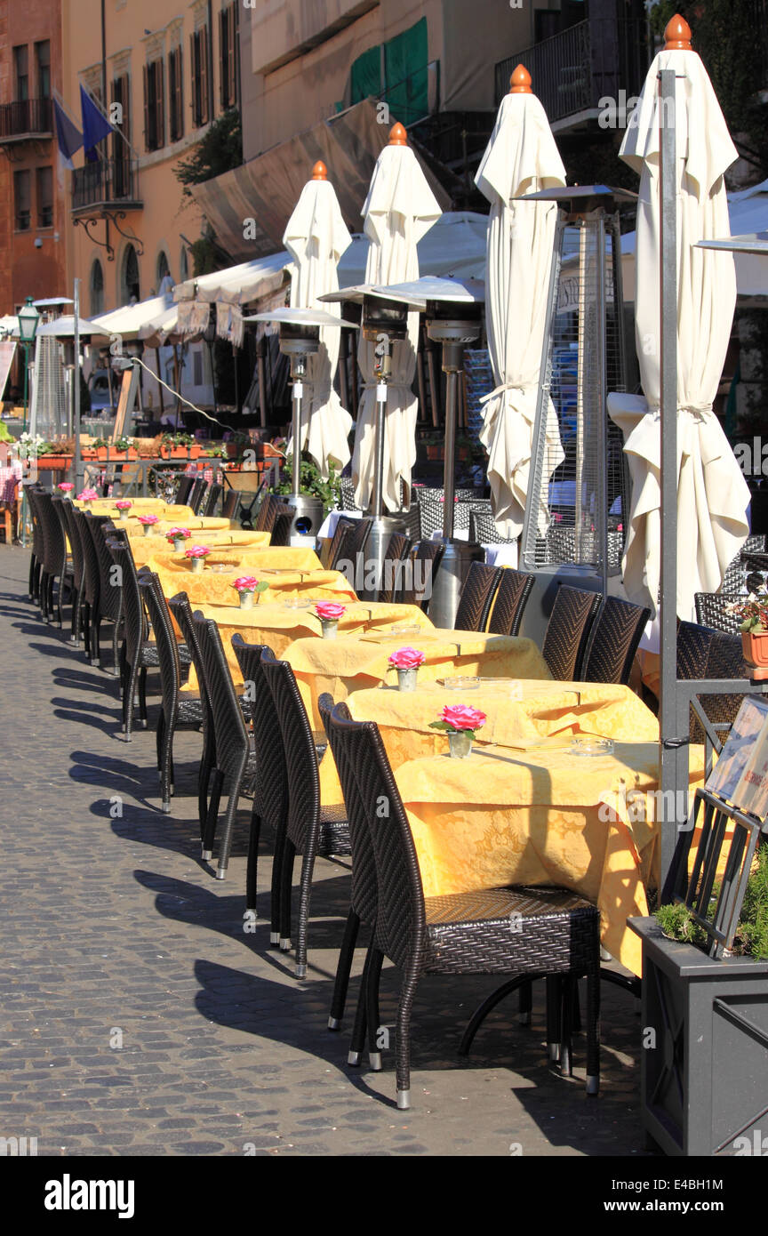 Typical restaurant in the downtown of Rome, Italy Stock Photo - Alamy