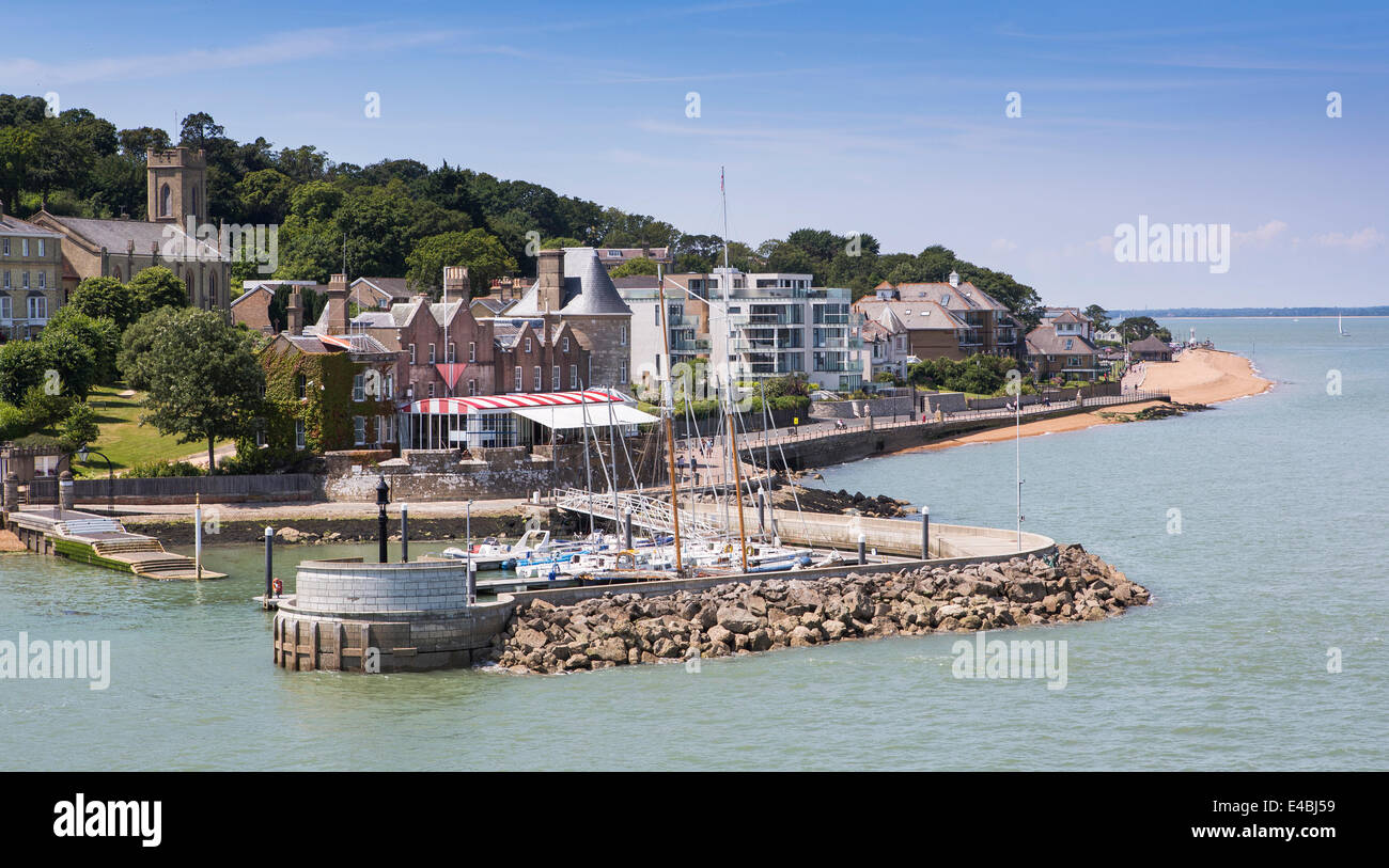 Cowes hi-res stock photography and images - Alamy