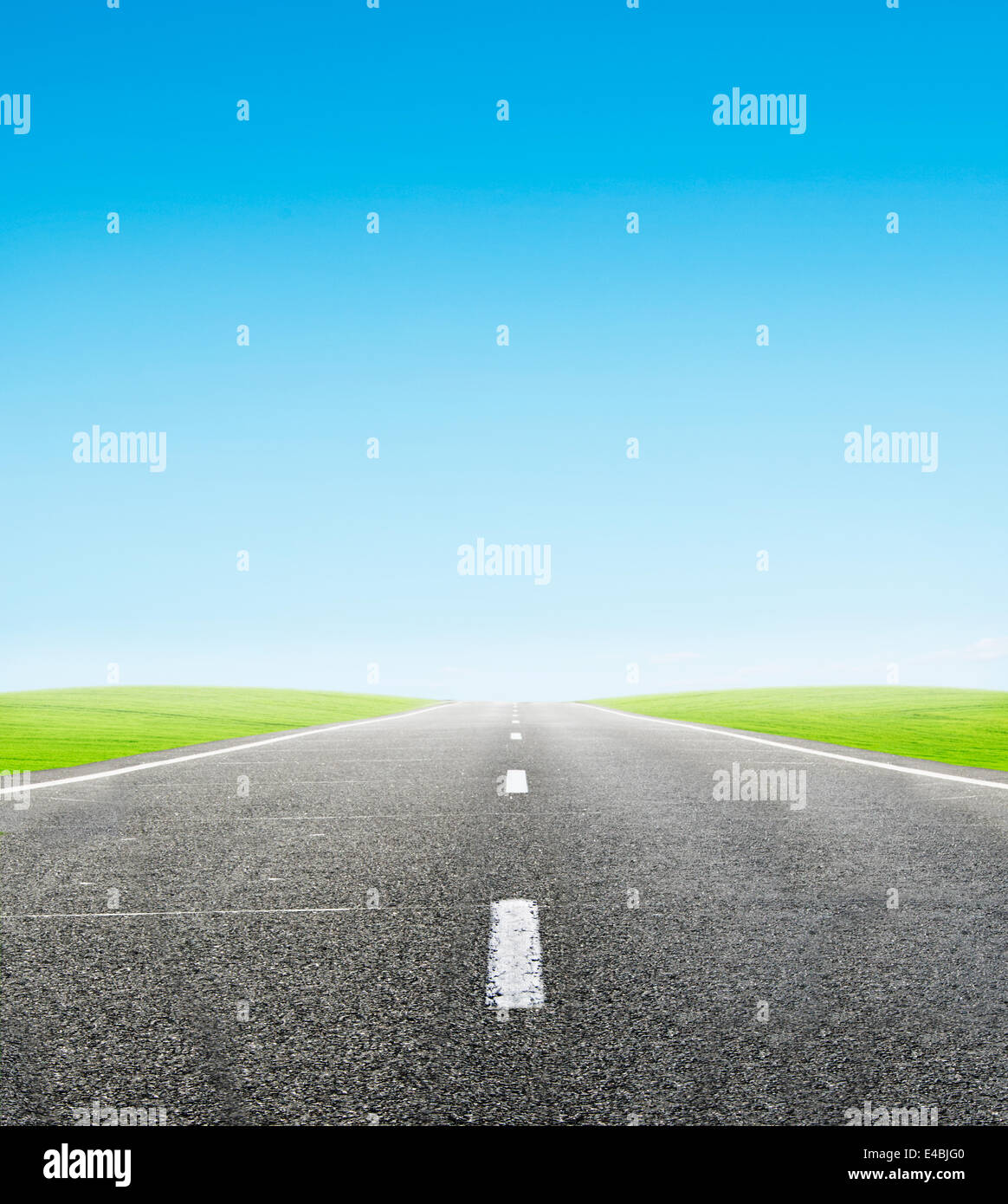 Open road green sun hi-res stock photography and images - Alamy