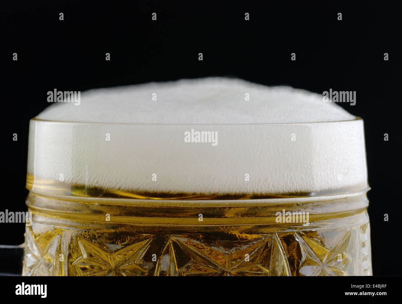 Overflowing glass of beer hi-res stock photography and images - Alamy
