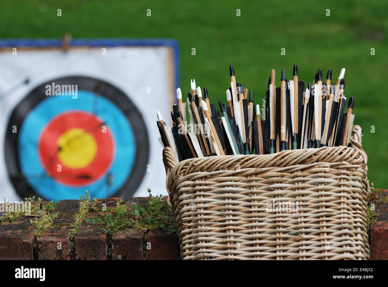 arrows with target Stock Photo - Alamy