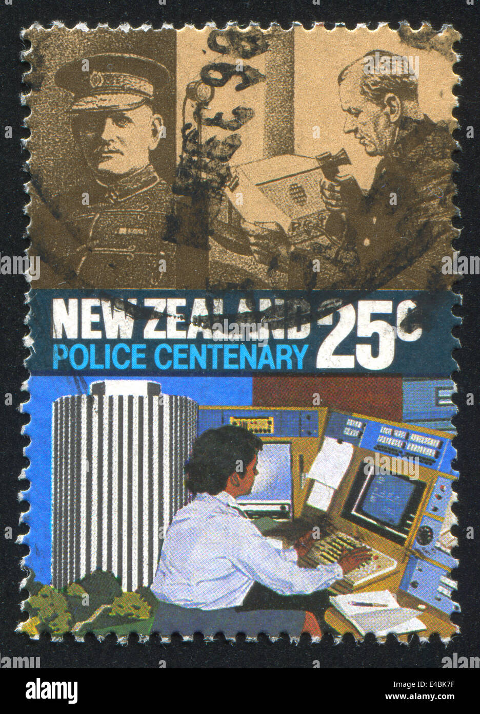 Police radio operator hi-res stock photography and images - Alamy