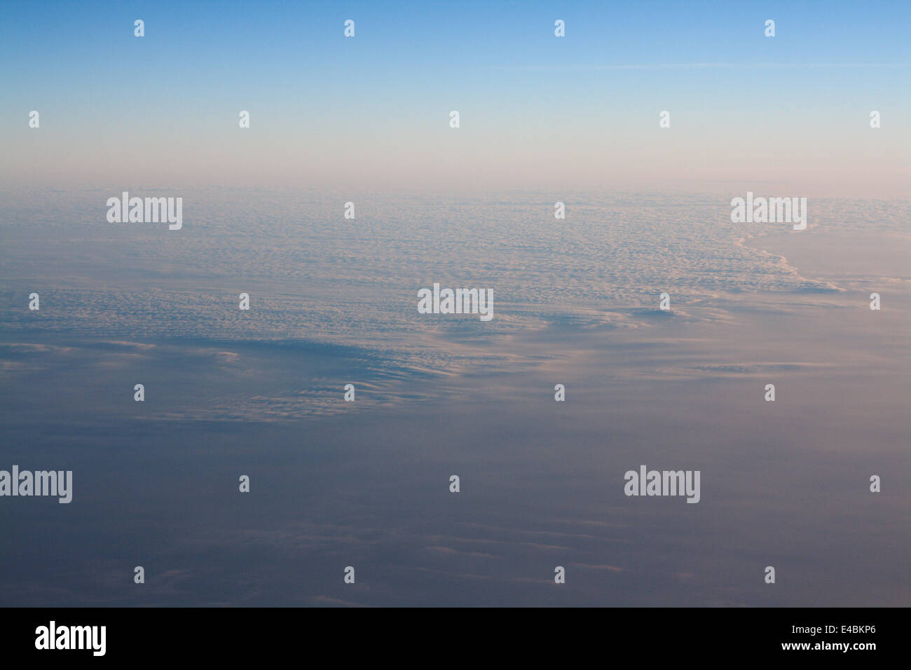 Blue sky horizon line Stock Photo - Alamy