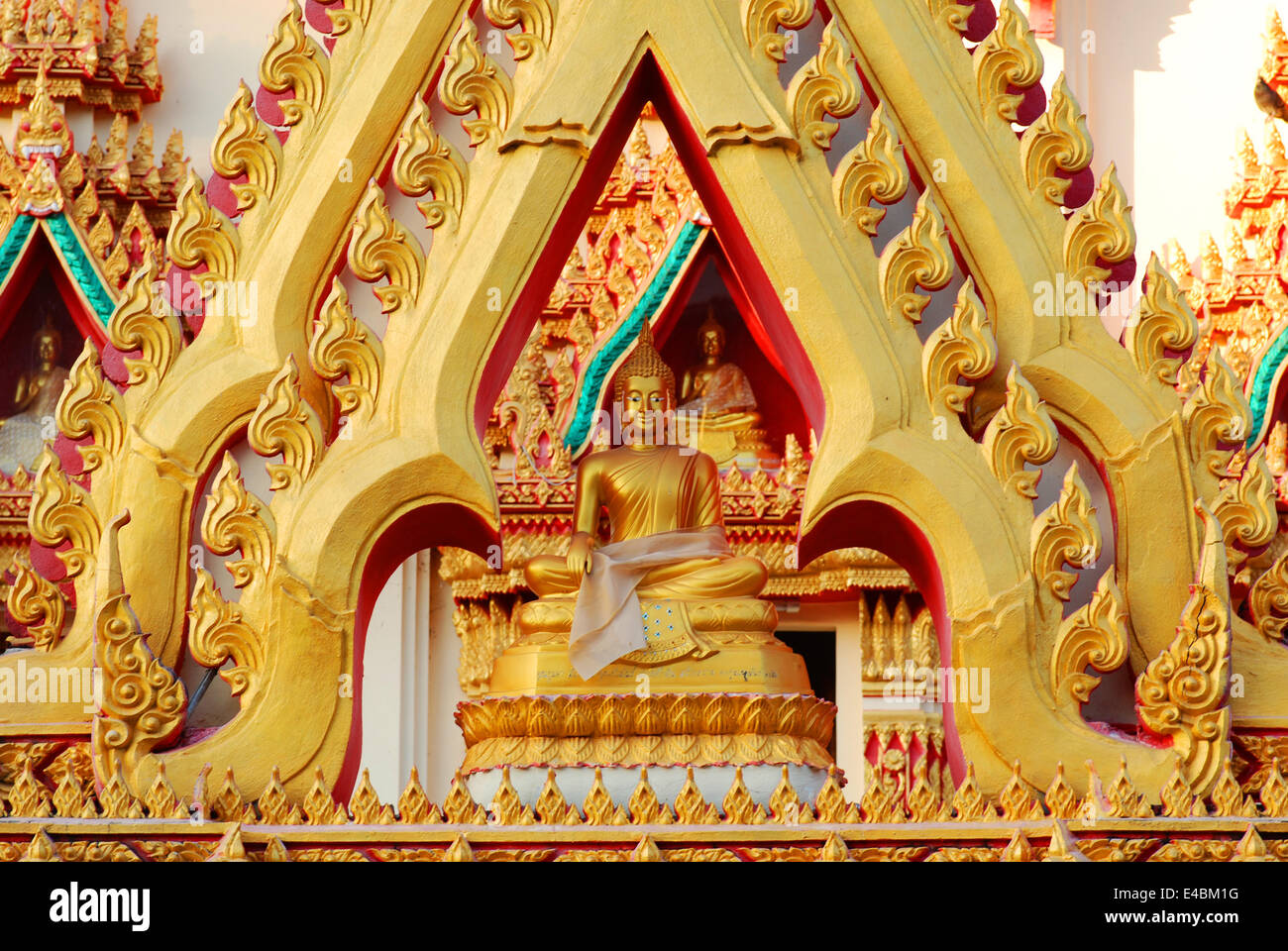 gold buddha statue Stock Photo - Alamy
