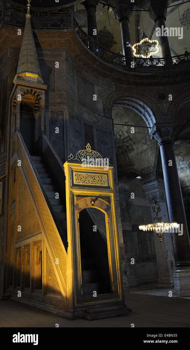 Minbar pulpit hi-res stock photography and images - Alamy