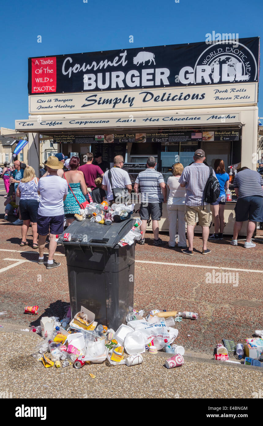 Queue of people hi-res stock photography and images - Alamy
