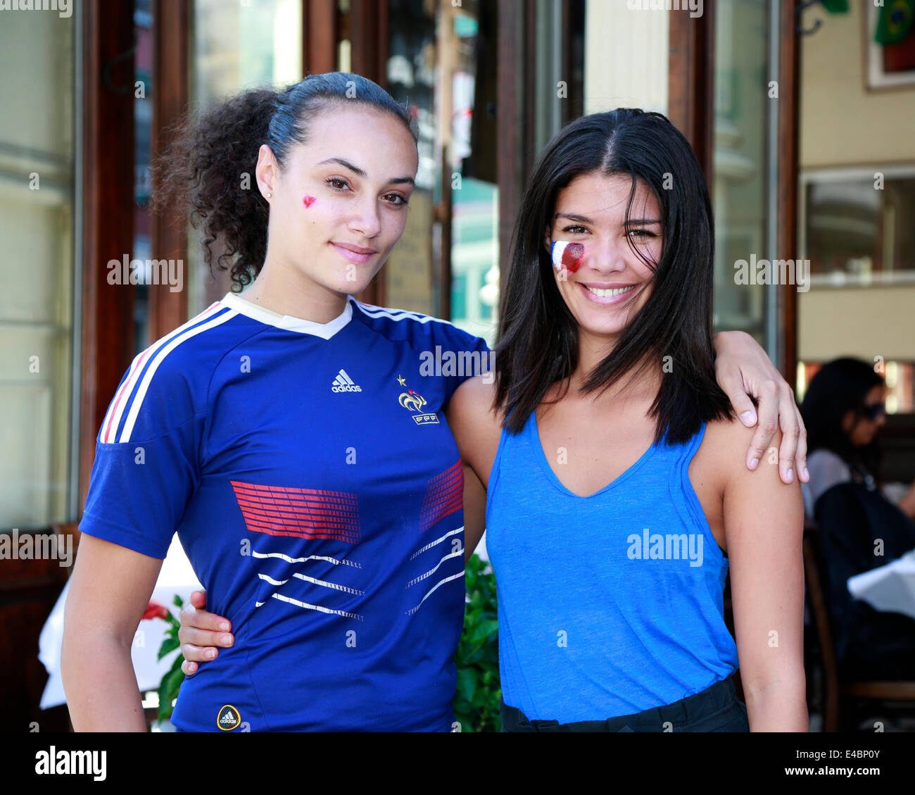 Jenny Bapst and Lousa Taacou posing on the street in New York City ...