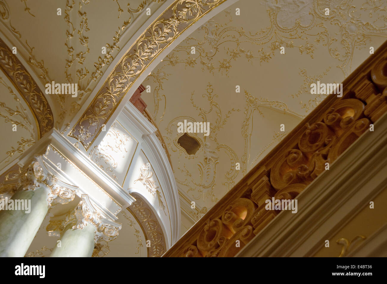 Ceiling gold hi-res stock photography and images - Alamy
