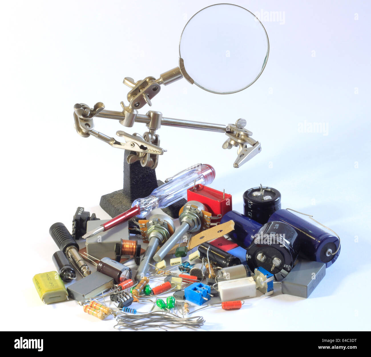 Electronic parts hi-res stock photography and images - Alamy
