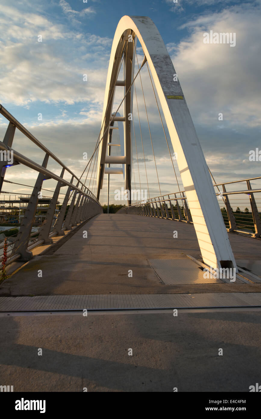 The infinity bridge pedestrian bridge hi-res stock photography and ...