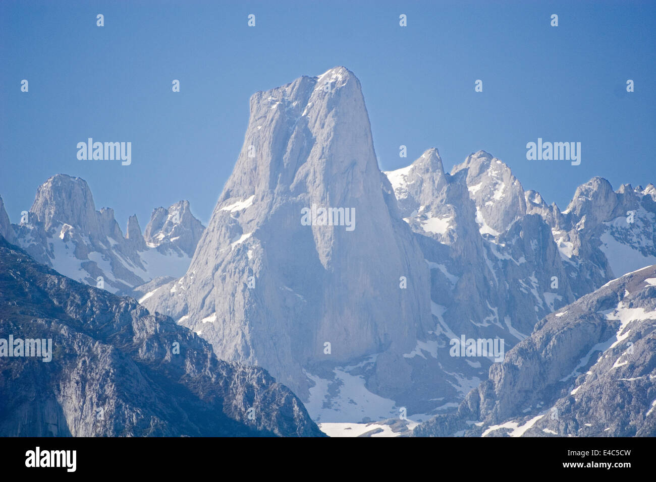 Naranjo De Bulnes High Resolution Stock Photography and Images - Alamy