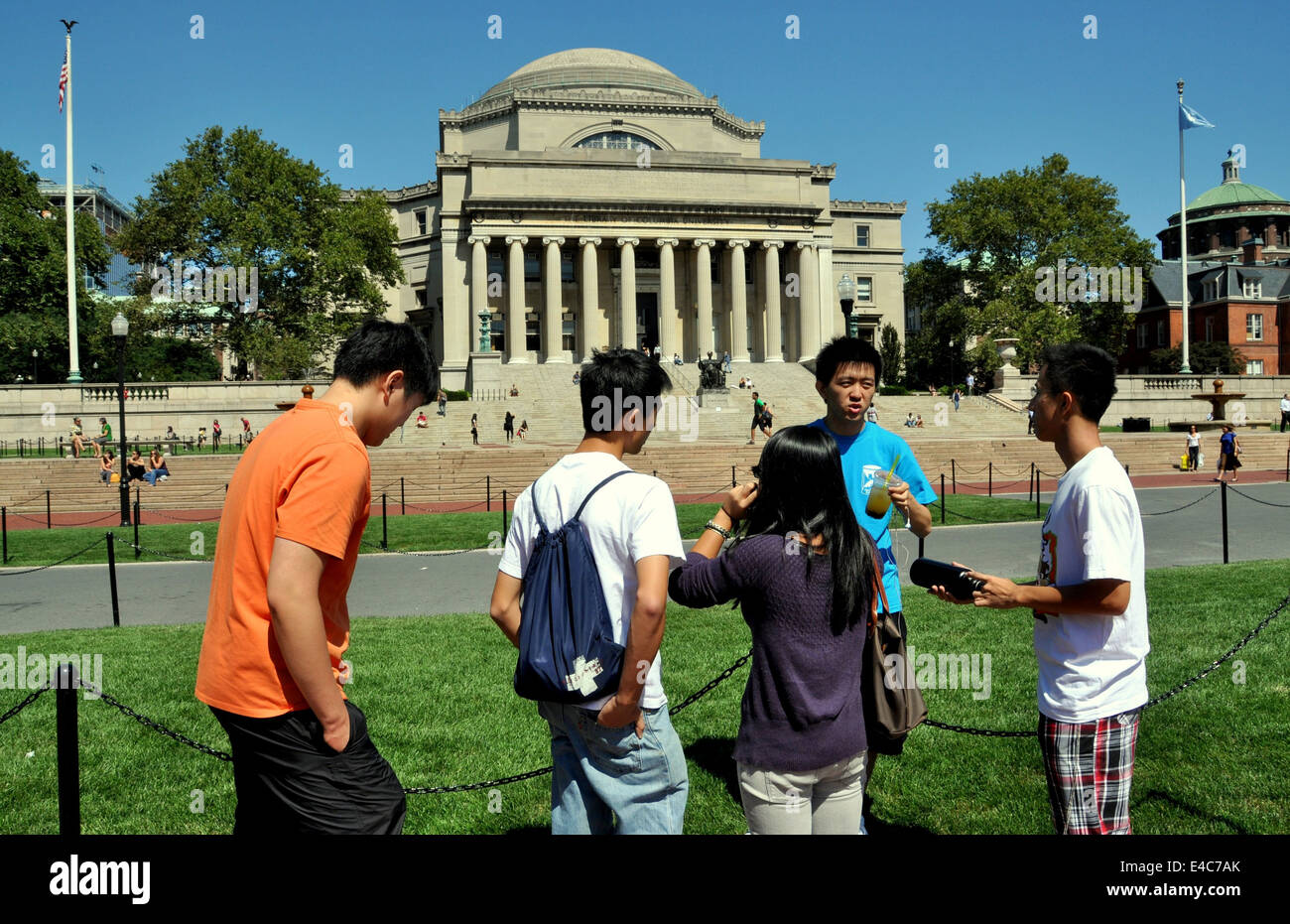 New York, NY: Asian students get a campus briefing from an orientation ...