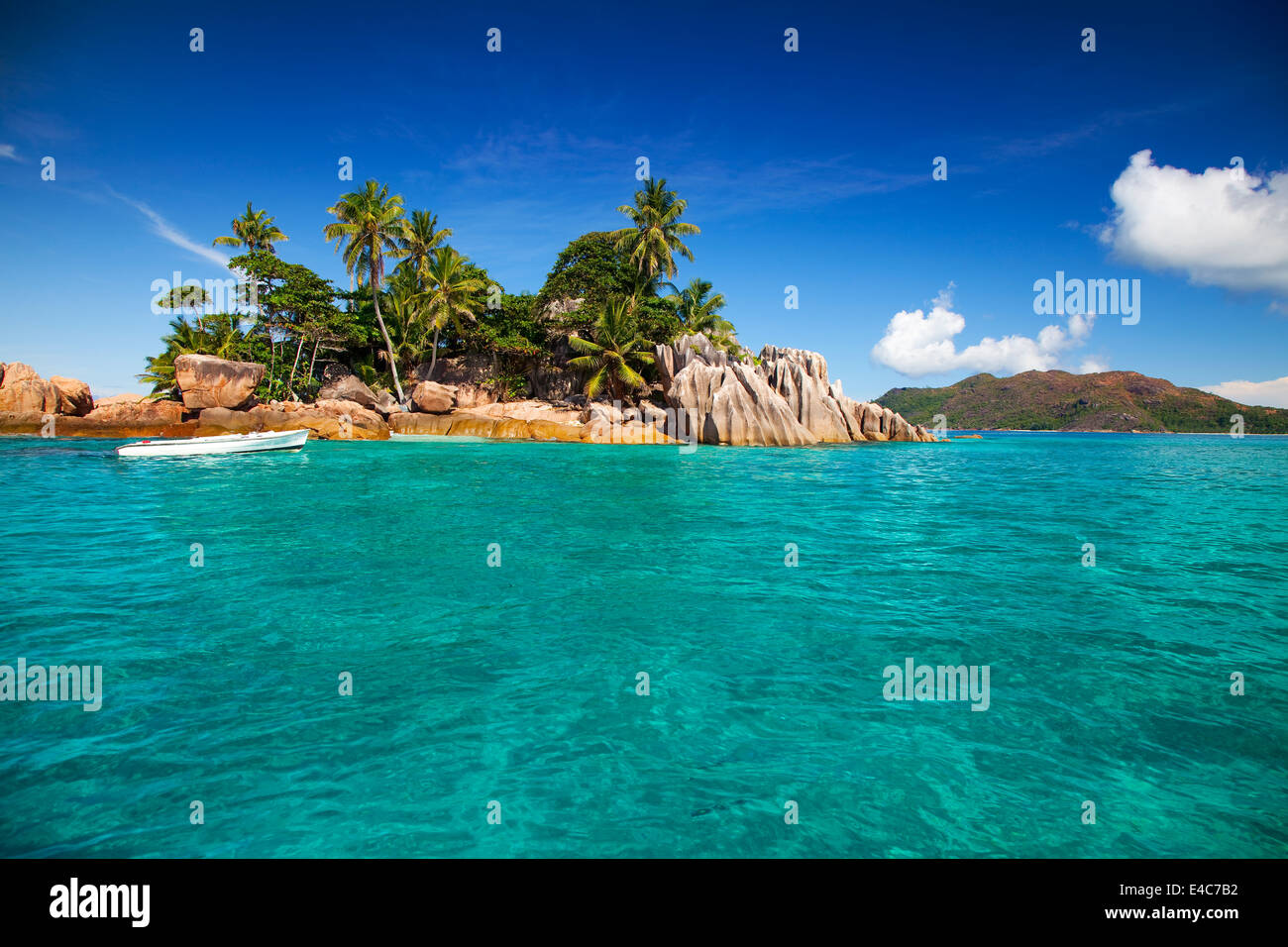 Beautiful little island hi-res stock photography and images - Alamy