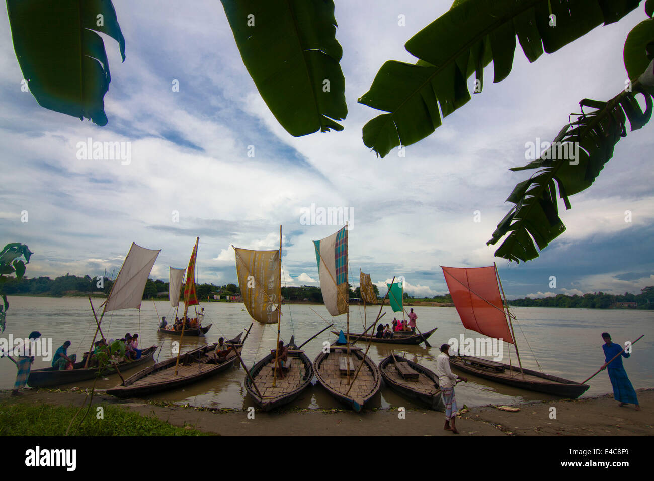 Sail boat in Bangladesh,Asia,Bamboo,Grove,Banana,Tree,Bangladesh,Boat,Cloud,Color,Image ...