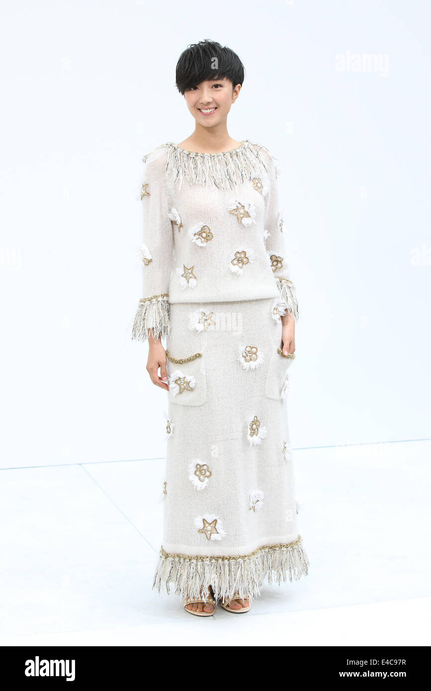 Show week couture Cut Out Stock Images & Pictures - Alamy