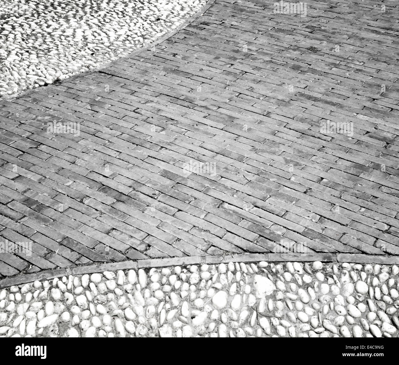 Footpath made stone tiles hi-res stock photography and images - Alamy